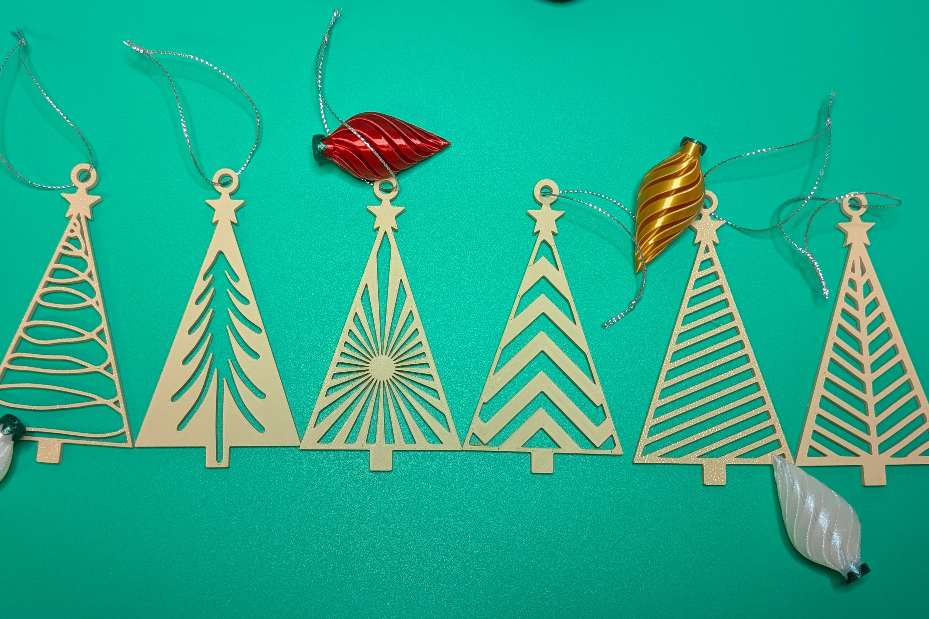 Modern Tree Ornament – Layerworks 3D